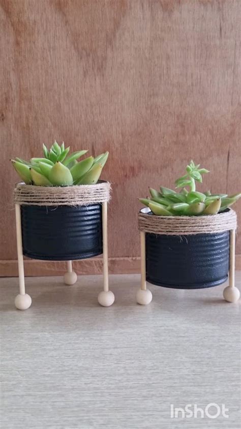 Idea fácil para realizar estas minis macetas con Latas recicladas en