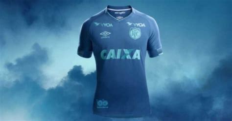 Avaí apresenta novo uniforme e deve estrear a peça contra a Chapecoense