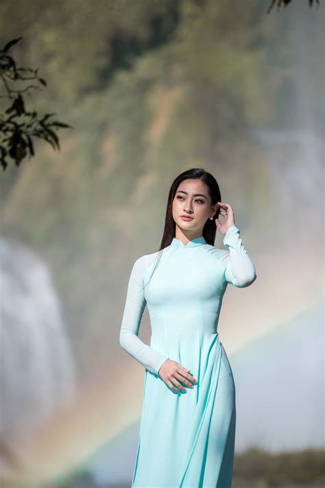Diện lại áo dài cũ Hoa hậu Lương Thuỳ Linh vẫn đẹp ngất ngây