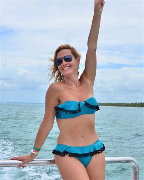 Hot Sexy Fernanda Serrano Bikini Pics