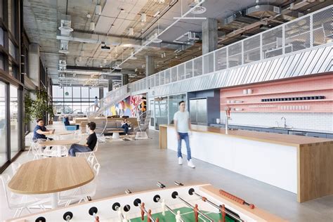 Dentsu Aegis Network Office HOK