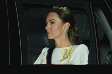 Galerie Foto Kate Middleton se pune în sfârșit pe primul plan