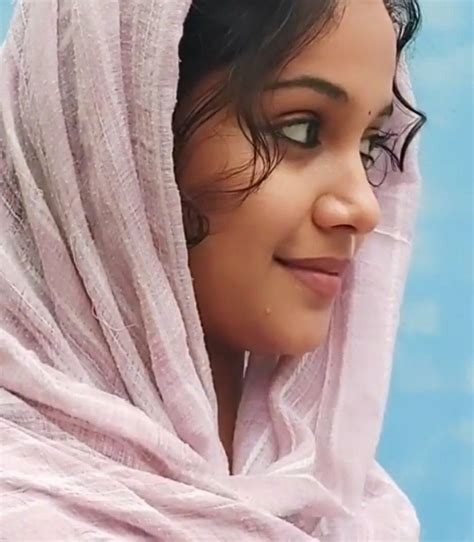 Beautiful Women Kiss Face Indian Beauty Saree Woman Face Aunt