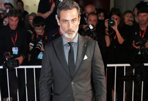 Raz Degan fidanzata è Stuart dopo anni allo scoperto FOTO Contrataque