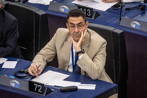 Il Generale Roberto Vannacci E La Lettera Al Corriere Della Sera Non