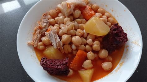 Hoy cocido andaluz o también llamado aquí comida con pringá YouTube