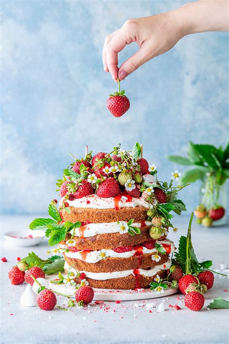 Strawberry Naked Cake With Mascarpone License Images 13605708