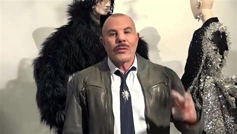 È morto lo stilista francese Thierry Mugler aveva 73 anni Video