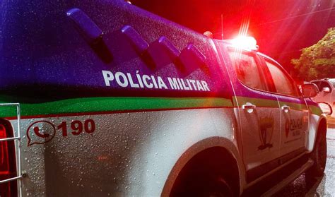 Homem é atingido garrafa na cabeça e outro facada na costela