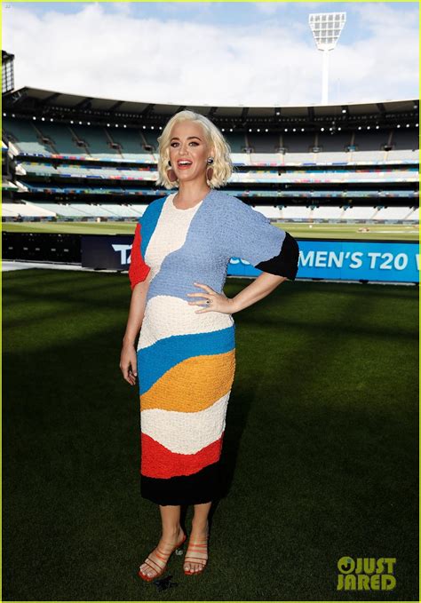 Katy Perry Shows Off Baby Bump In First Appearance After Pregnancy