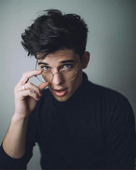 Best Selfie Poses For Guys To Copy Right Now Fashion Hombre
