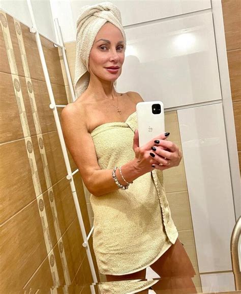 Uwielbiana wokalistka disco polo zrzuciła ciuchy Gwiazda pozuje bez