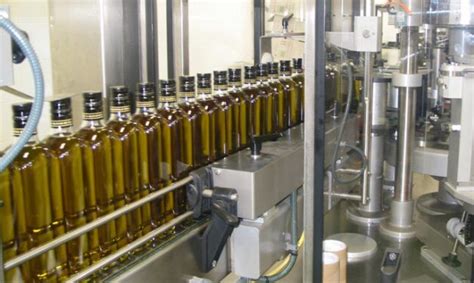 Proceso De Envasado Del Aceite De Oliva Aceite De Oliva Virgen Extra