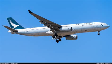 B LAJ Cathay Pacific Airbus A330 342 Photo By Junyan Chen ID 1305815
