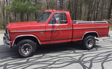 1985 Ford F150 4x4 Interior