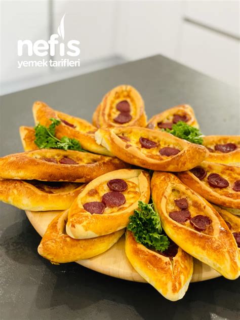 Sucuklu Kaşarlı Pide Nefis Yemek Tarifleri 8678650