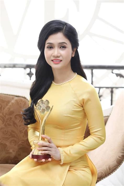 Ghim Tr N Vietnamese Ao Dai