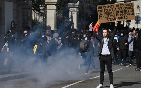 Continúan protestas en Francia por reforma a pensiones con menos