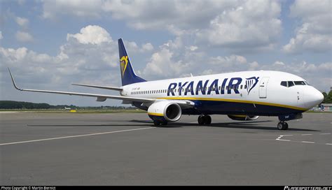 EI DWF Ryanair Boeing 737 8AS WL Photo By Martin Bernict ID 1614785