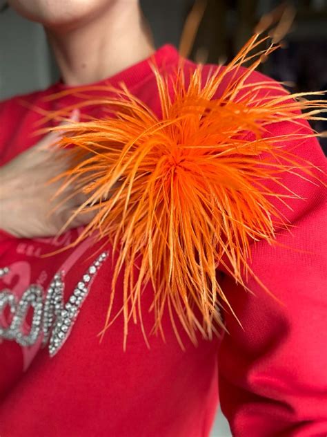 Broszka z piór strusich orange pióra spinka 2w1 MEER Butik