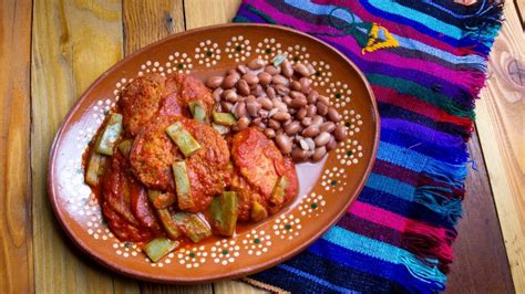 Tortitas de nopales y queso panela una receta fácil para una comida