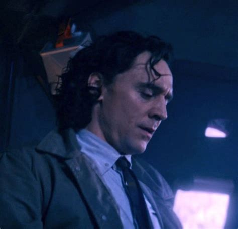 Pin by Tainara Araújo on LOKI TOM HIDDLESTON Loki marvel Loki