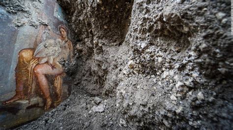 Descubren Un Fresco Erótico En Pompeya Cnn Video