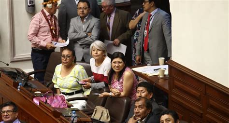 Congreso rechaza admitir a debate moción de vacancia contra Dina