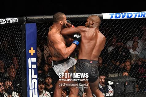 UFC 존 존스 데뷔 첫 2 1 판정승타이틀 10차 방어 16연승 네이트 스포츠