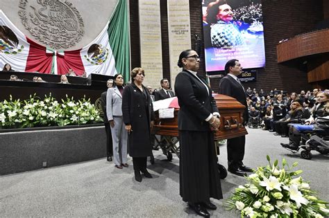 La Gobernadora Delfina G Mez Asiste Al Homenaje P Stumo De Ifigenia
