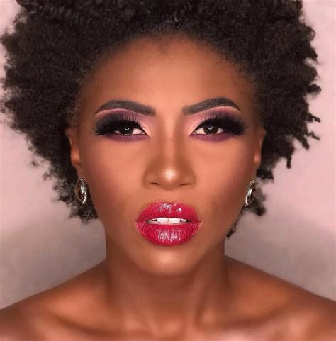 Maquiagem para pele negra profissional dá dicas valiosas
