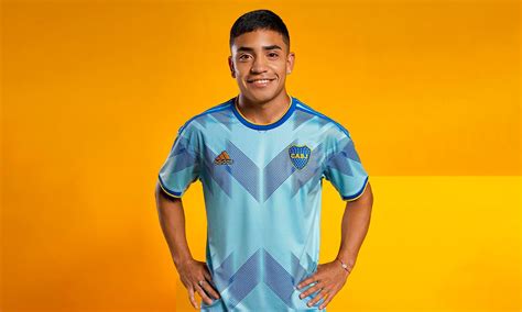 Boca lanzó su nueva camiseta alternativa precio y donde comprarla La