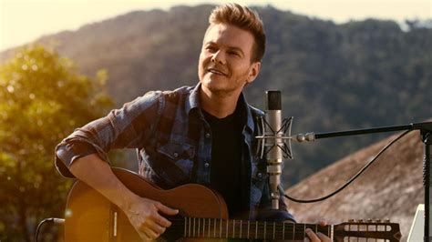 Descubra quem são os 10 cantores mais ricos do Brasil