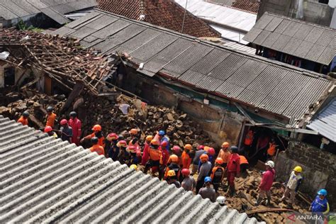 Satu Orang Masih Hilang Akibat Longsor Di Cijeruk Bogor ANTARA News Jambi