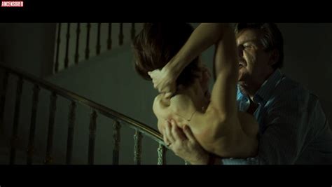 Naked Cris Broilo in Assédio