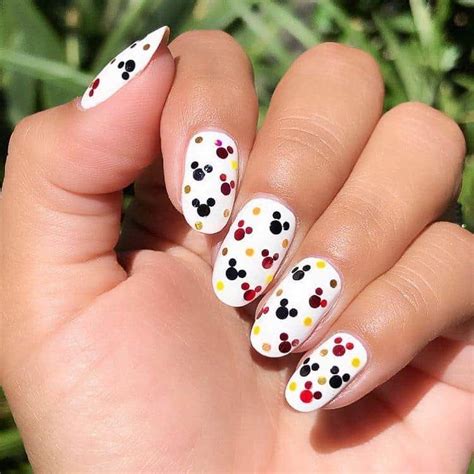 Diseños de uñas de Mickey Mouse