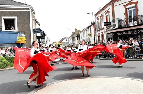 EN IMAGES À Saint Macaire en Mauges la Fête des fleurs attire des