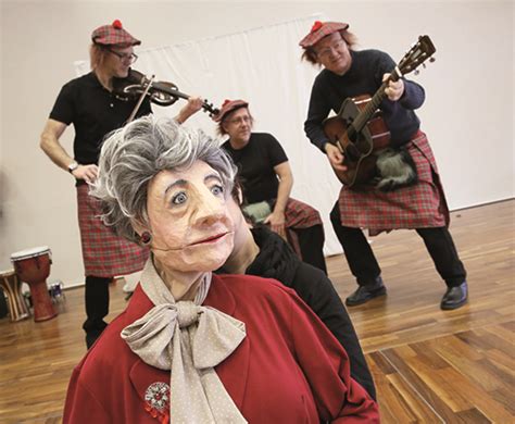 Ein Koffer Voll Musik Frau Josefine Geht Auf Reisen Wels Wels Land