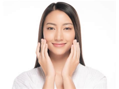 Kandungan Skin Care Yang Perlu Anda Cari Untuk Samarkan Flek Hitam