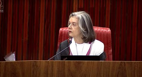 Cármen Lúcia toma posse como ministra efetiva do TSE Rádio Guaíba