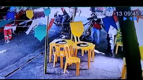 Vídeo bandidos tomam arma de policial civil durante assalto na Zona