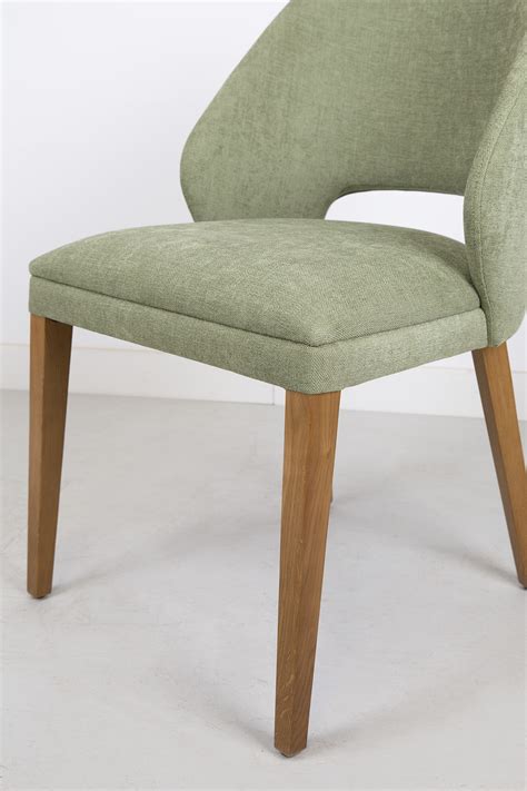 Chaise Nina assise et dos capitonnés pieds en Merisier massif de ligne