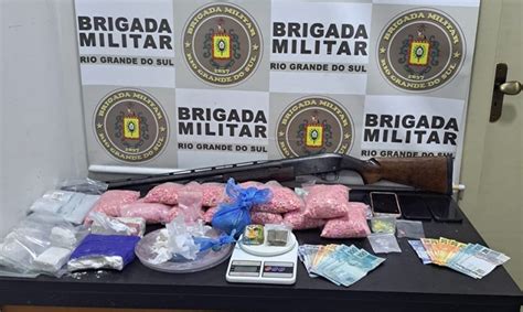 3RPMon prende quatro pessoas por tráfico de drogas e porte ilegal de