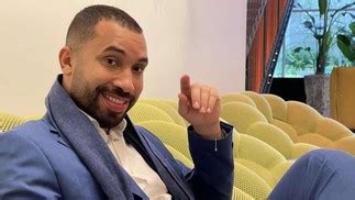 Paulinha Leite Mostra Bilhete Premiado Da Lotof Cil Da Independ Ncia