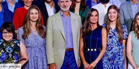 PHOTOS La Famille Royale DEspagne Fait Sensation Assortie Dans Un