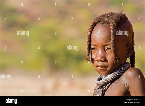 Jeunes filles himba Banque de photographies et dimages à haute