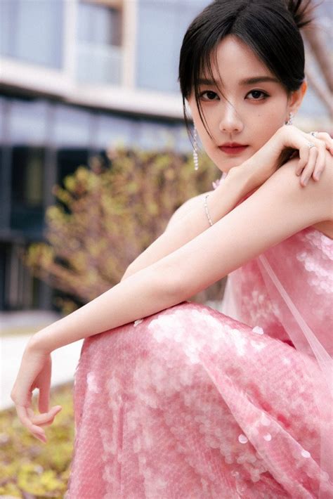 喜欢美女的浪子 on Twitter 李一桐带给粉丝们一点小小的盯射震撼 盯射 反差 反差婊 御姐 骚货 母狗