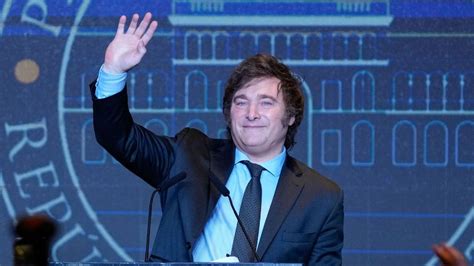 Javier Milei dio precisiones sobre qué hará con el cepo al dólar la