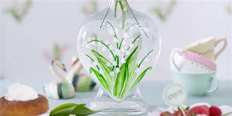 Peinture Sur Verre Tutoriel Pour Customiser Un Vase Marie Claire