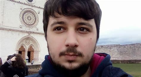Marco Corvatta Morto A 28 Anni Per Un Malore Improvviso Gli Amici Al